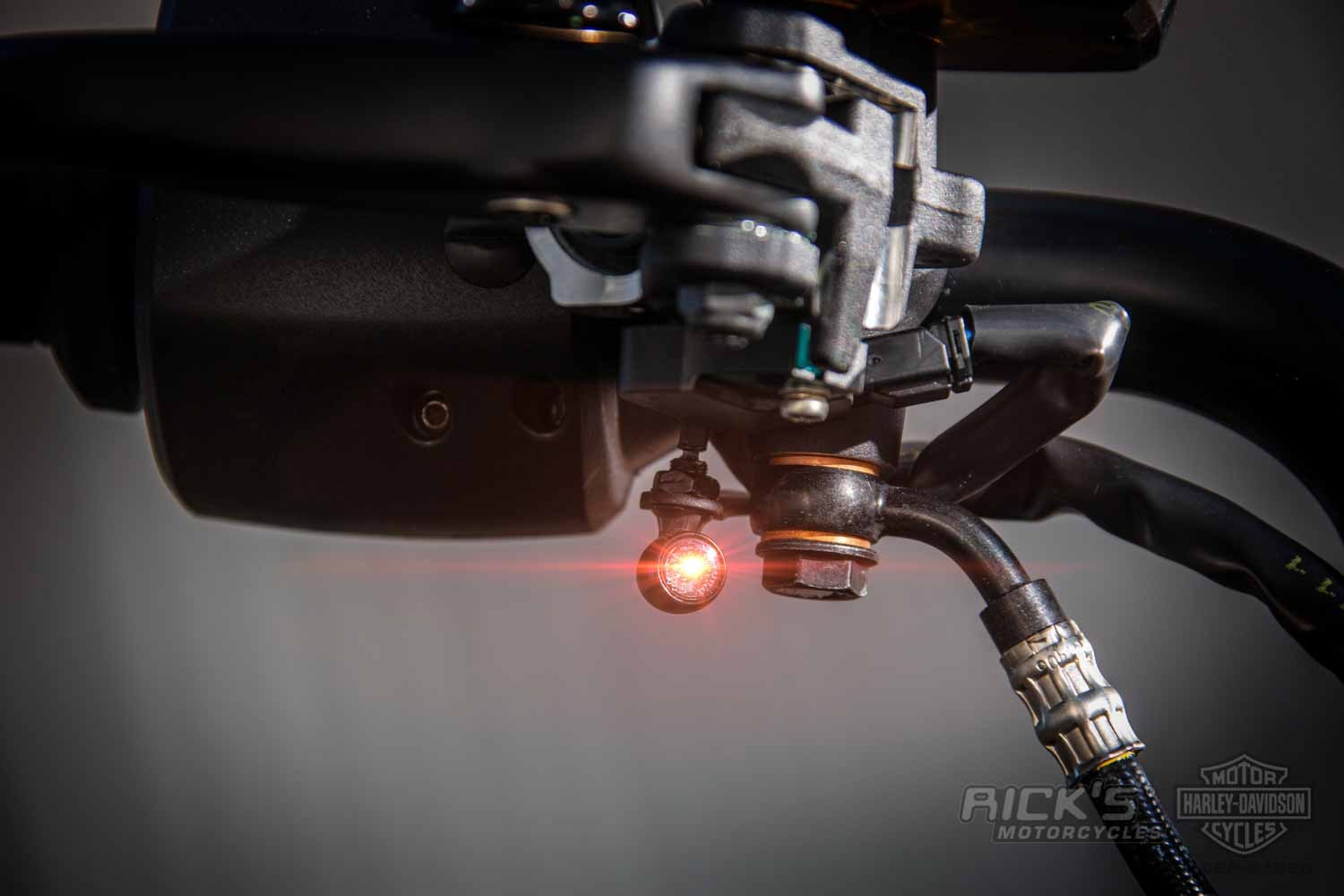 Blinkerhalter vorne Kit inklusive Blinker Sportster S / Nightster