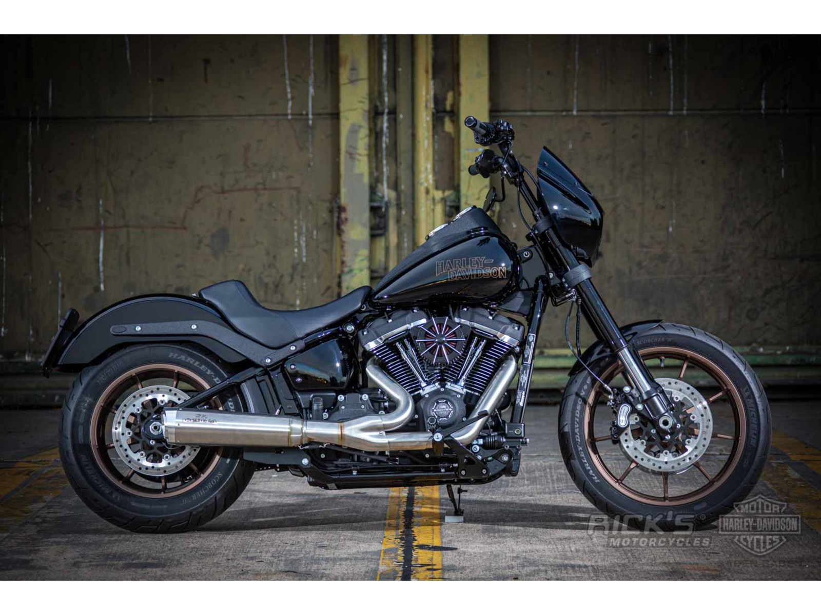 Rick's Motorcycles front fender Softail M8 Lowrider S