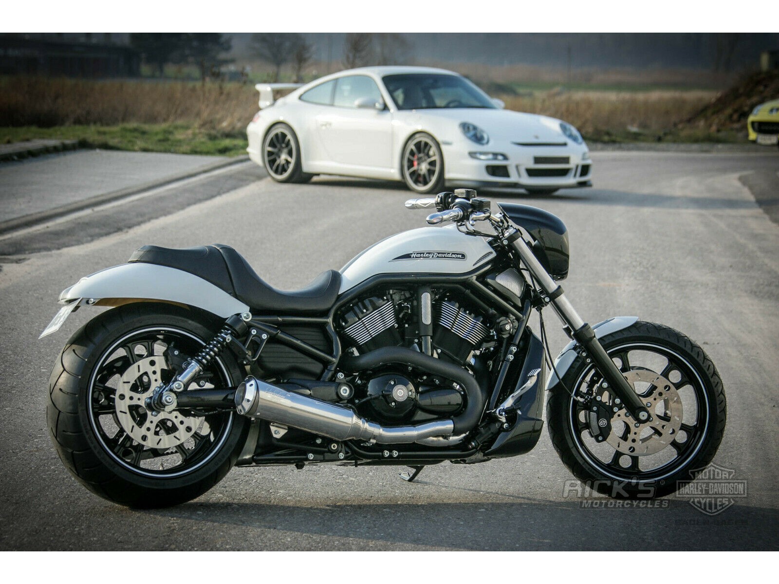 V-Rod Rear Fender GRP, LED