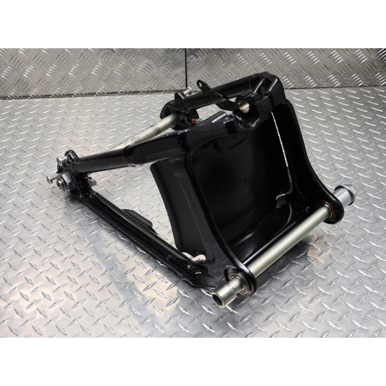 Fat Bob swing arm 47400109BHP