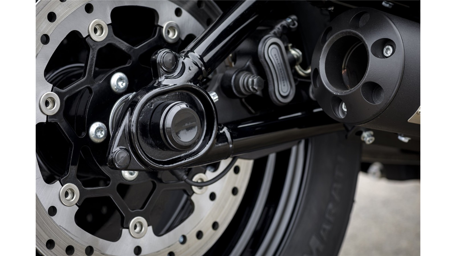Rick´s Motorcycles Softail M8 Achscover Smooth