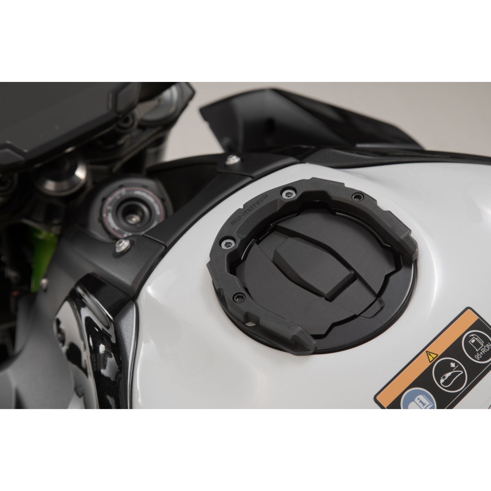 Tankbefestigung SW-Motech PRO Adapterkit Kawasaki ab 2016