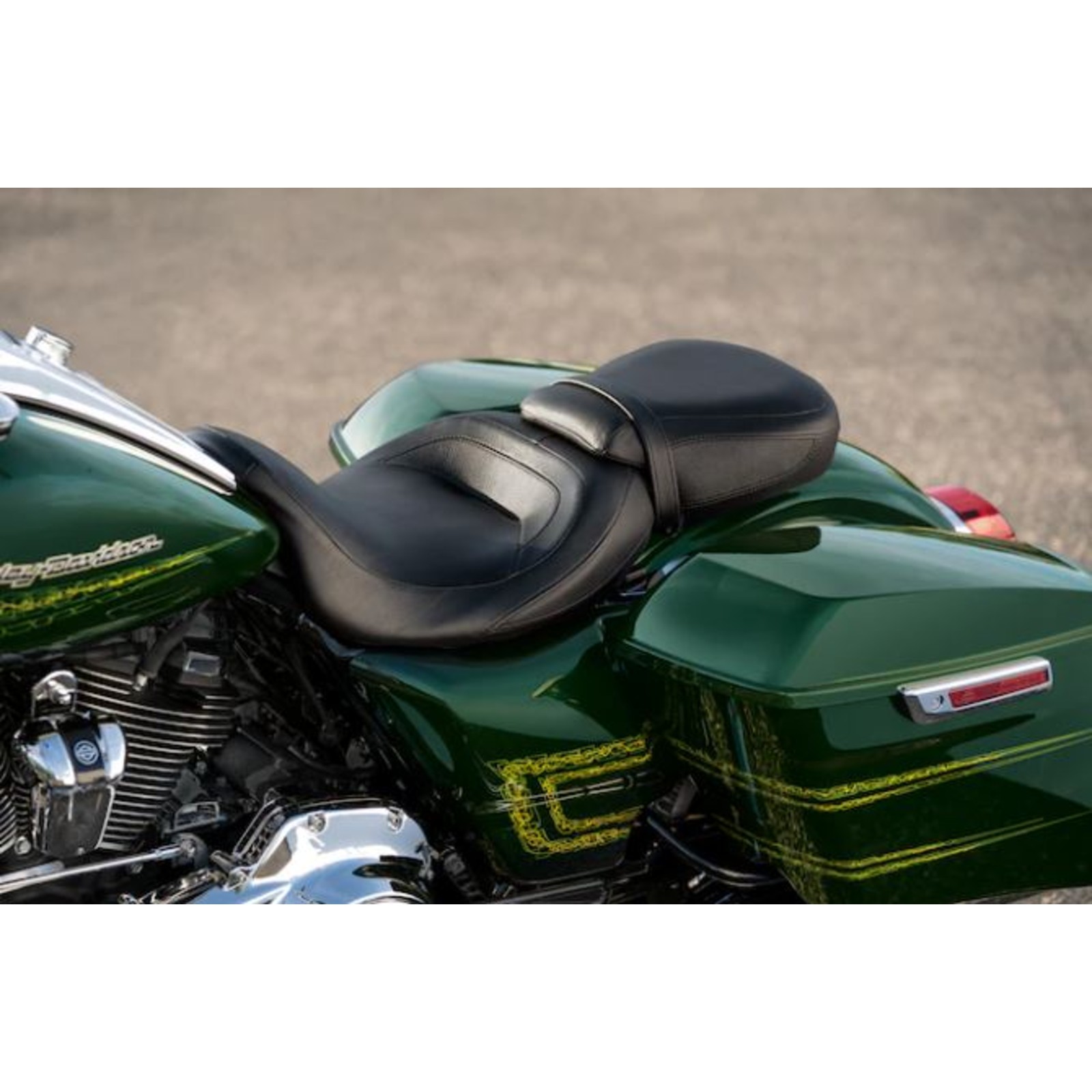 Low Profile Soziussitz – Glattes schwarzes Vinyl